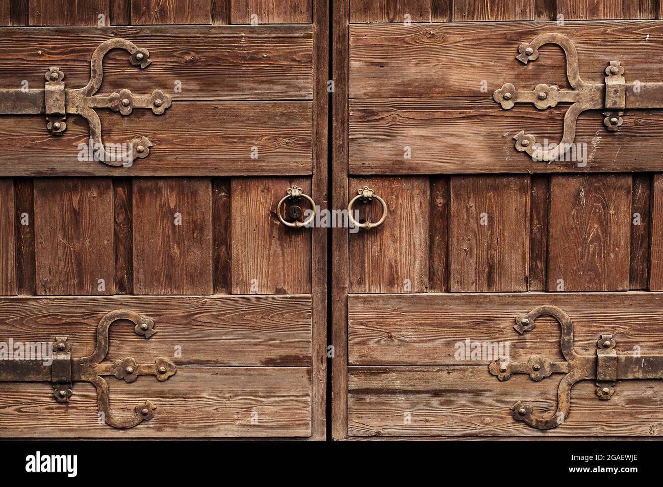 Closed vintage wooden door. Old gates Stock Photo - Alamy