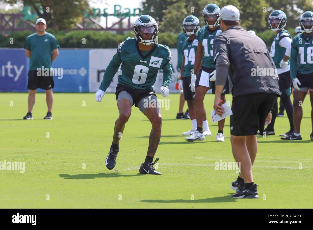 Devonta smith eagles hi-res stock photography and images - Alamy