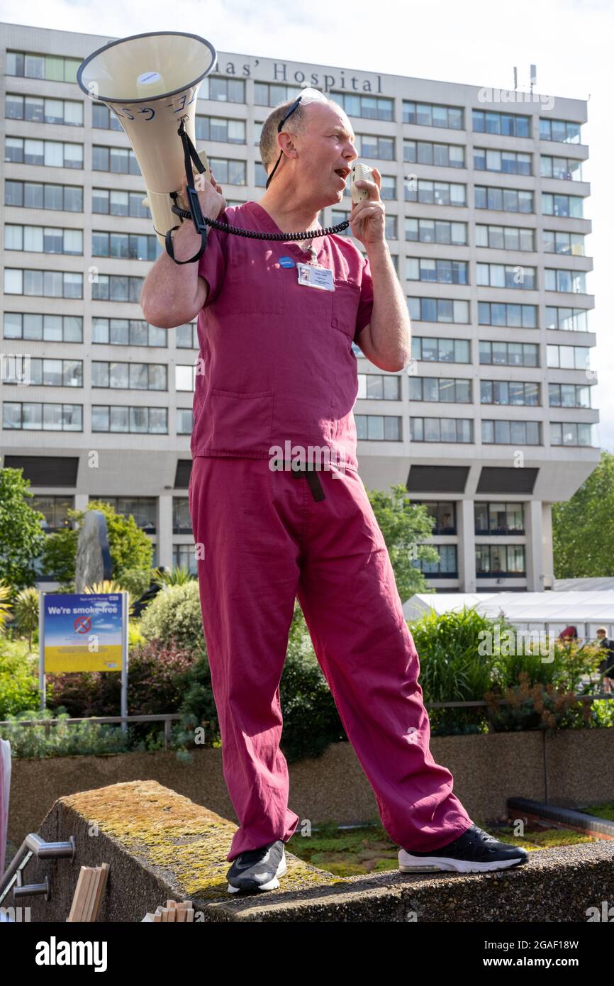 London, UK - July 30 2021: NHS No to 3% Protest from Waterloo Bridge to ...