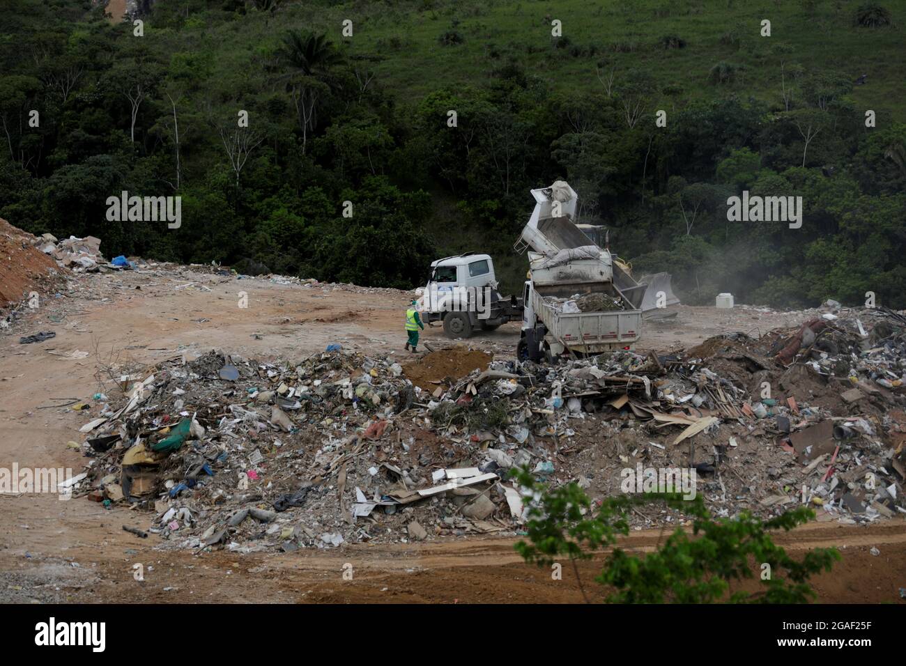Dump ecosystem environment truck hi-res stock photography and images ...