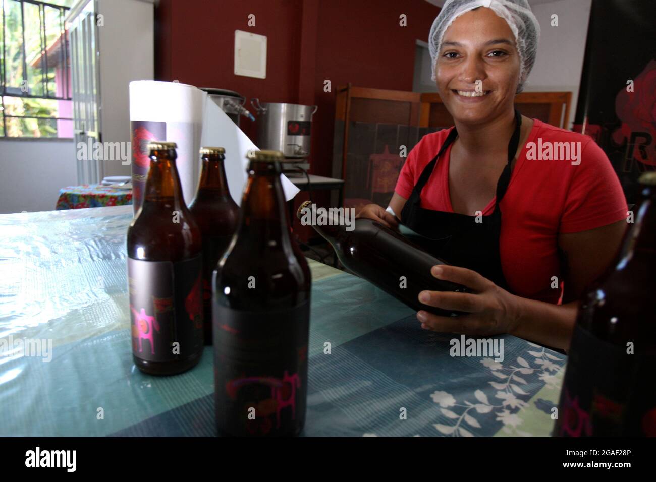 Cerveza artesanal cerveza artesanal hi-res stock photography and images ...