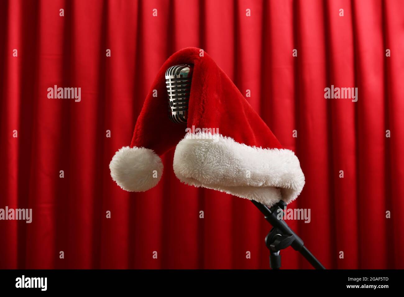 Microphone hat nobody hi-res stock photography and images - Alamy