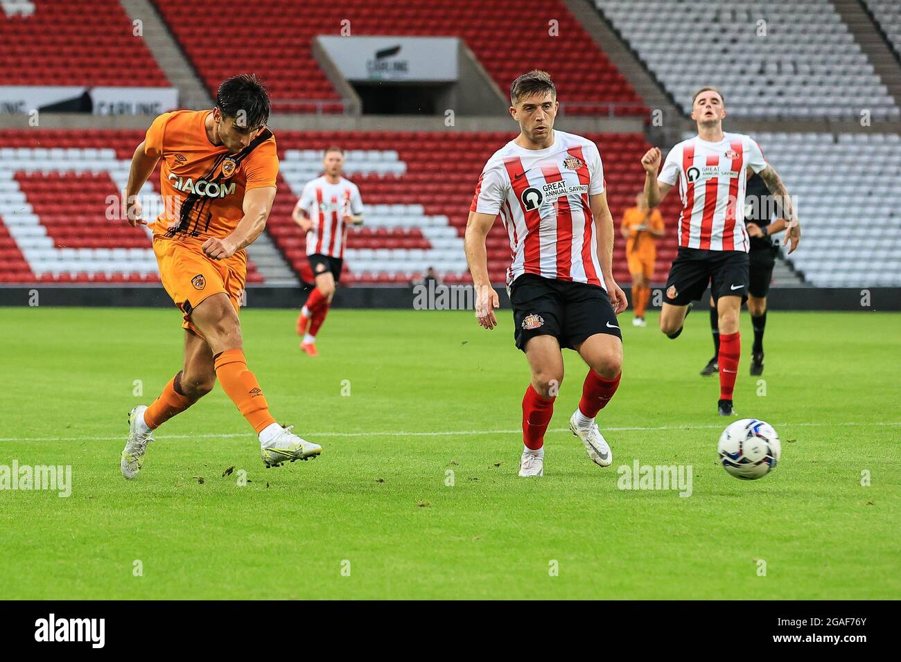 Ryan Longman #16 of Hull City shoots at goal Stock Photo - Alamy