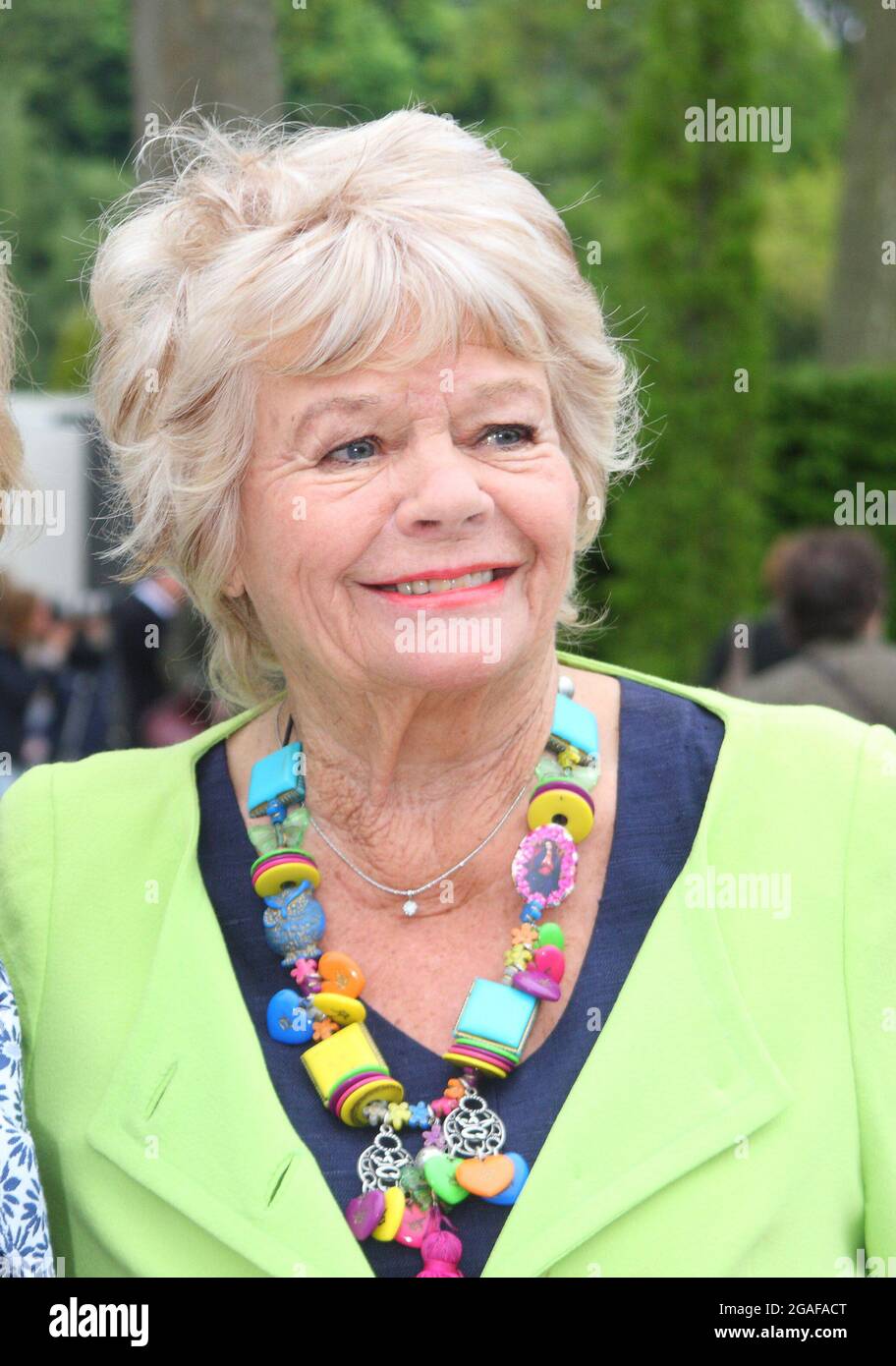 London, UK. Judith Chalmers at the RHS Chelsea Flower Show 2013 - Press ...