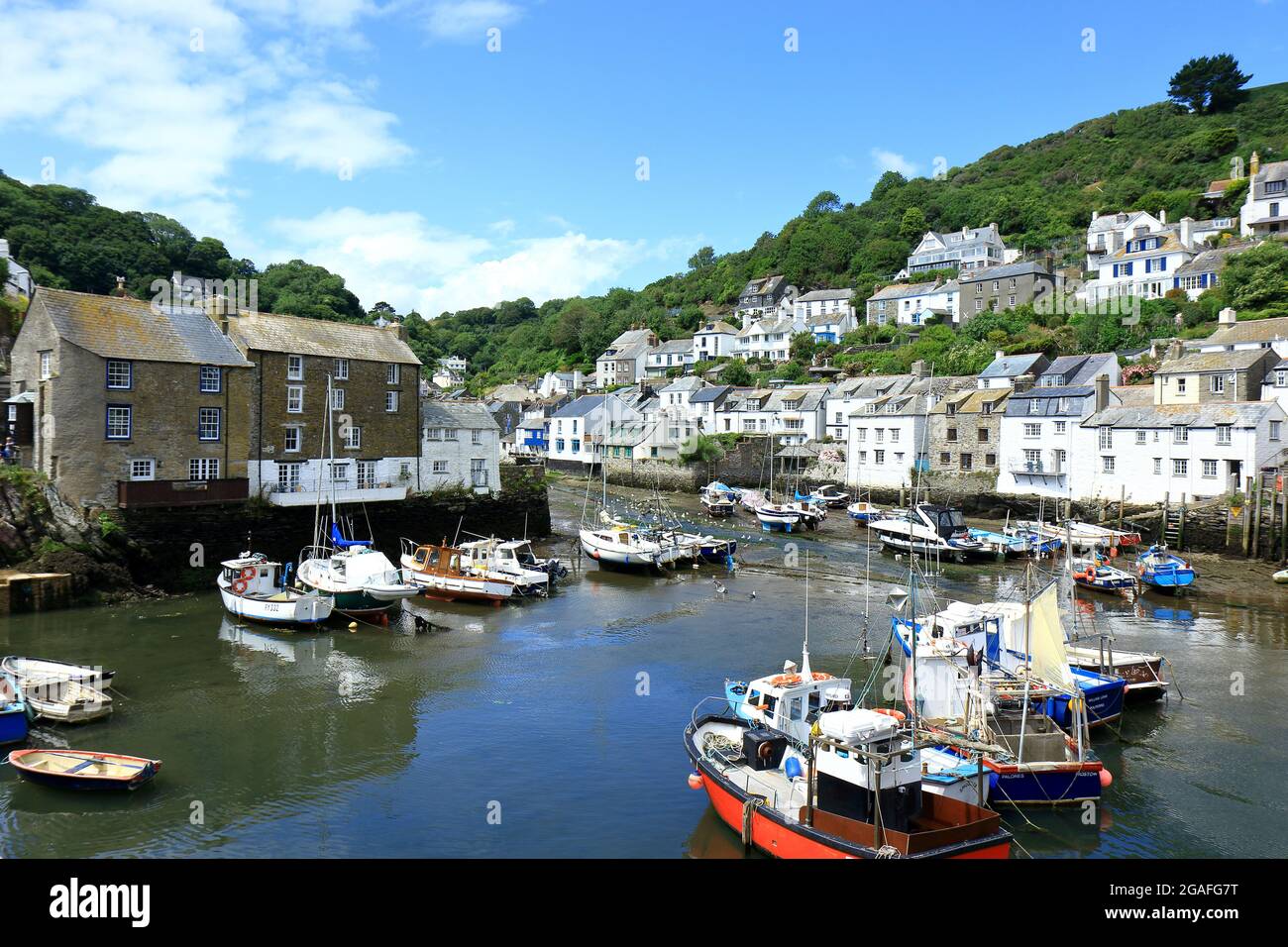 Low tide in polperro hi-res stock photography and images - Alamy