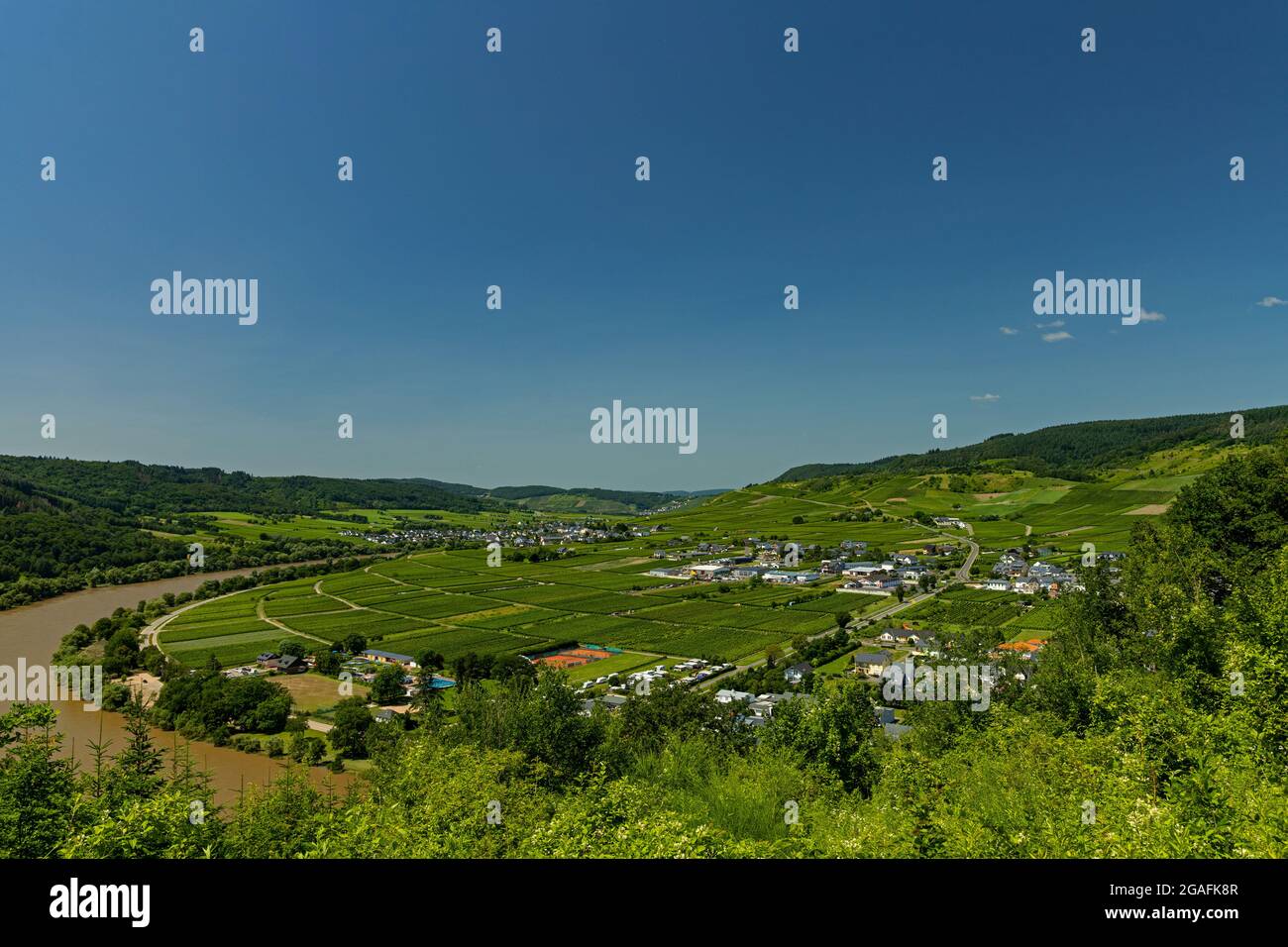 Wine kröv village hi-res stock photography and images - Alamy