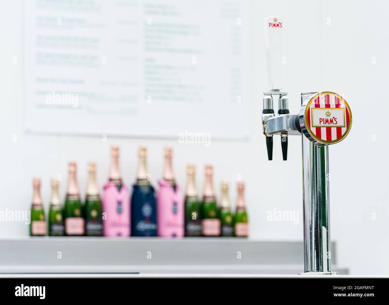 Pub bar tap hi-res stock photography and images - Alamy