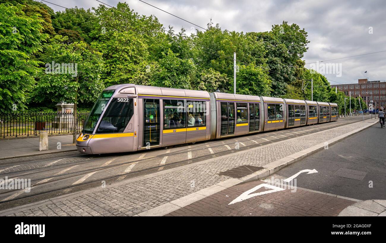Modern capacity hi-res stock photography and images - Alamy