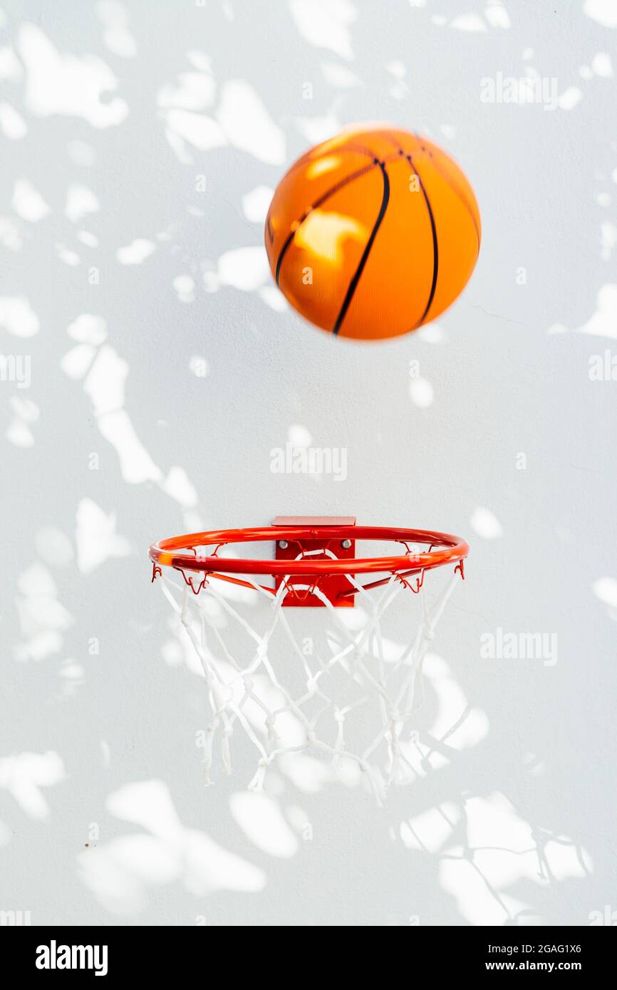 Ball target hi-res stock photography and images - Alamy