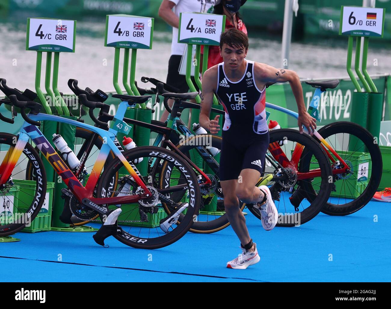Mixed team relay hi-res stock photography and images - Alamy