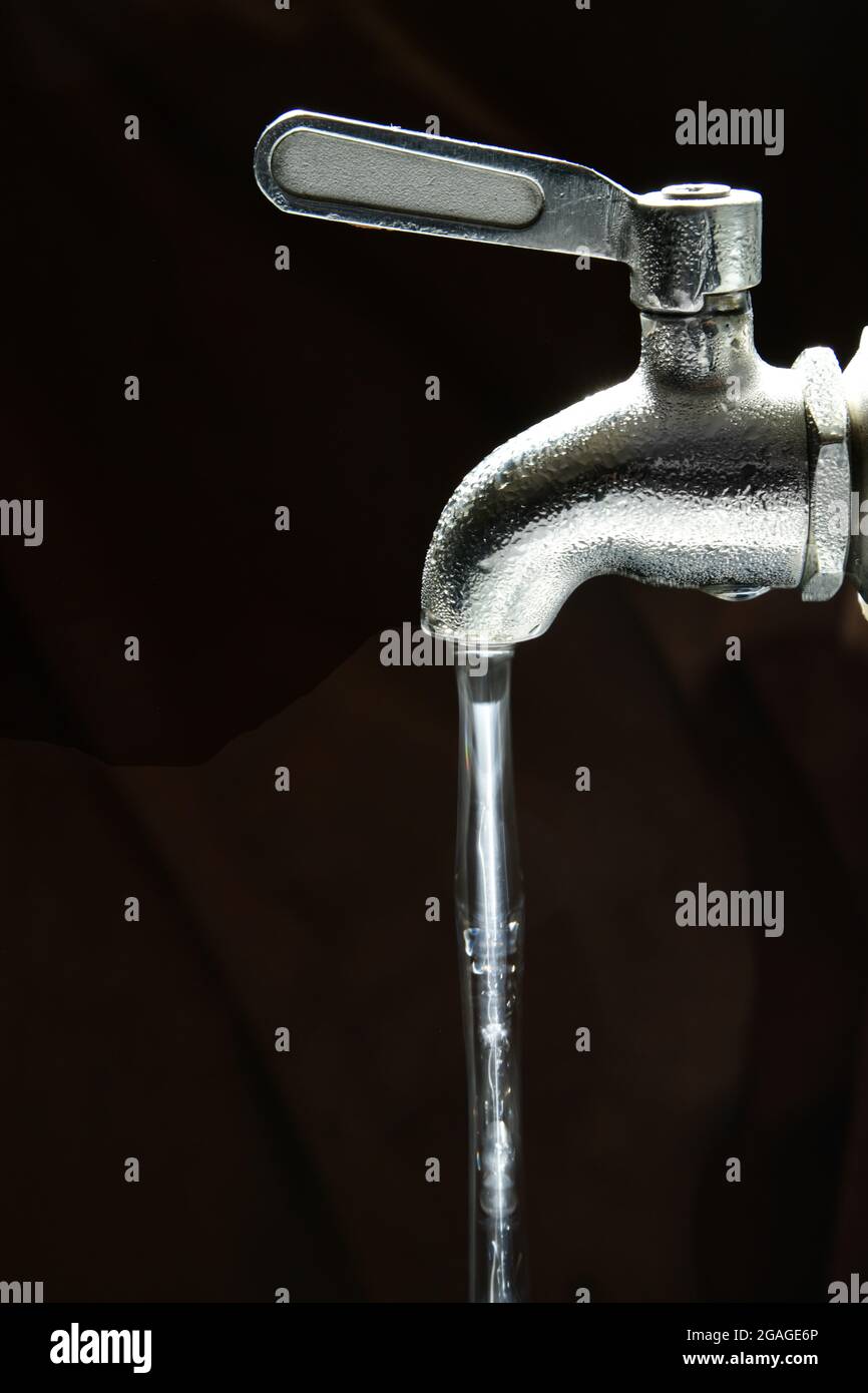 Water flow background hi-res stock photography and images - Alamy