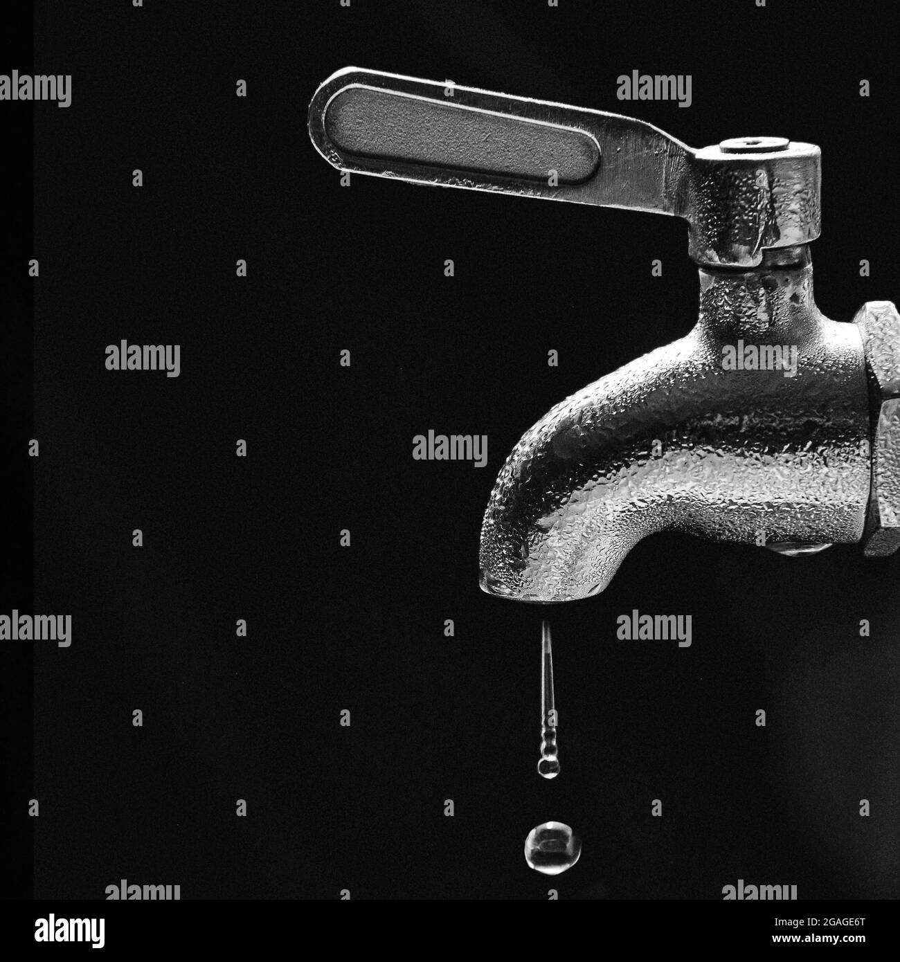Water flow background hi-res stock photography and images - Alamy