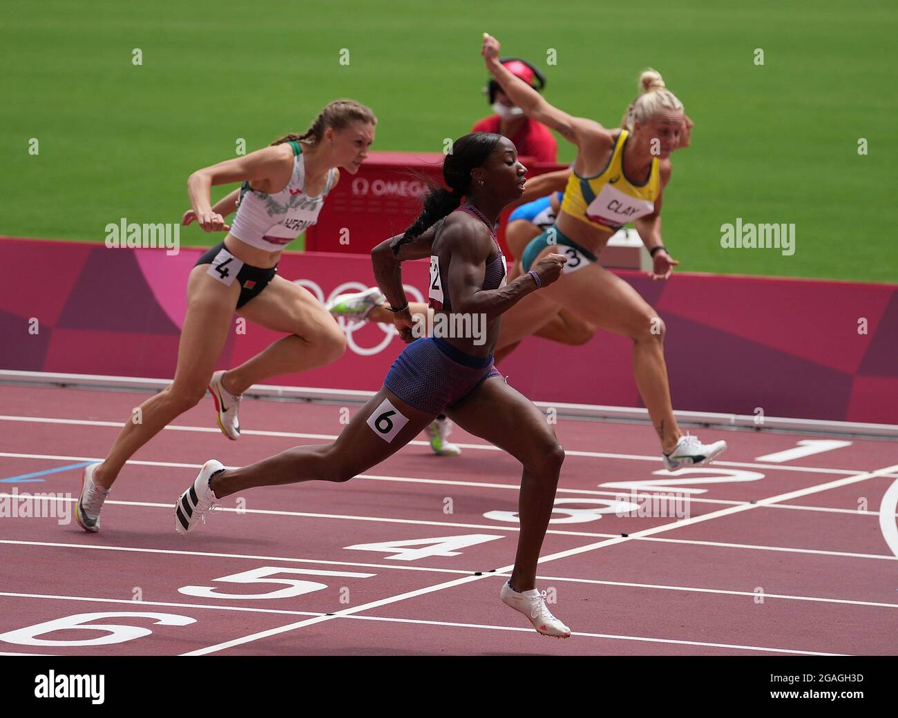 Tokyo, Japan. 31st July, 2021. Kendra Harrison (C) of the United States ...