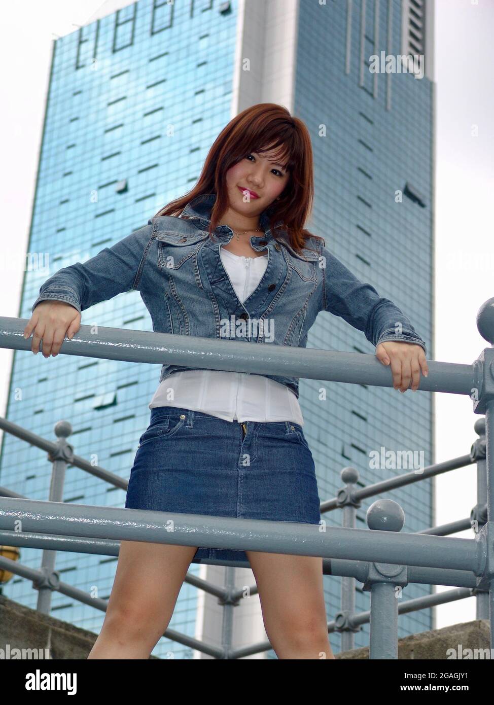 Actress bridge hi-res stock photography and images - Alamy