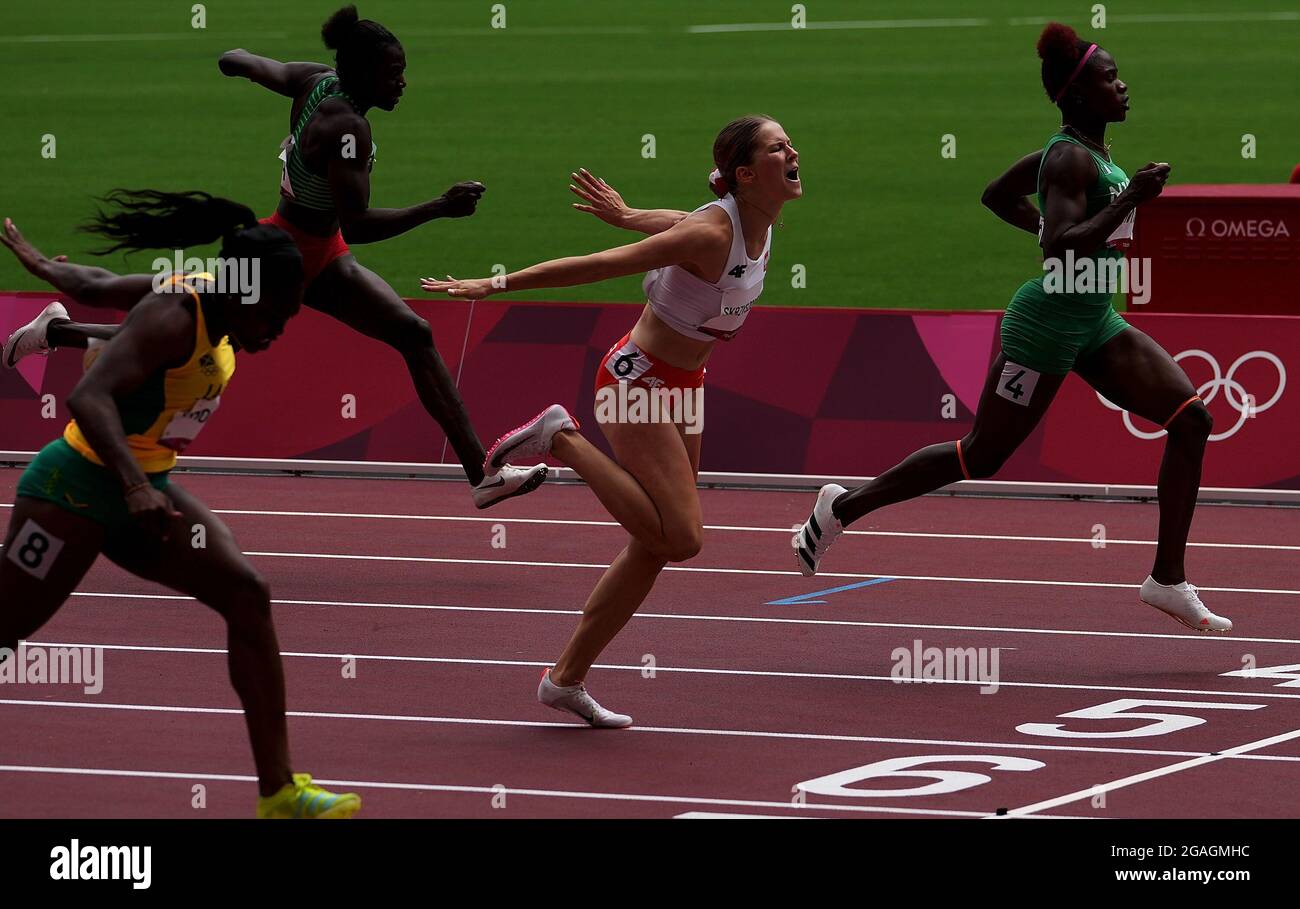 Tokyo, Japan. 31st July, 2021. Pia Skrzyszowska (C) of Poland sprints ...