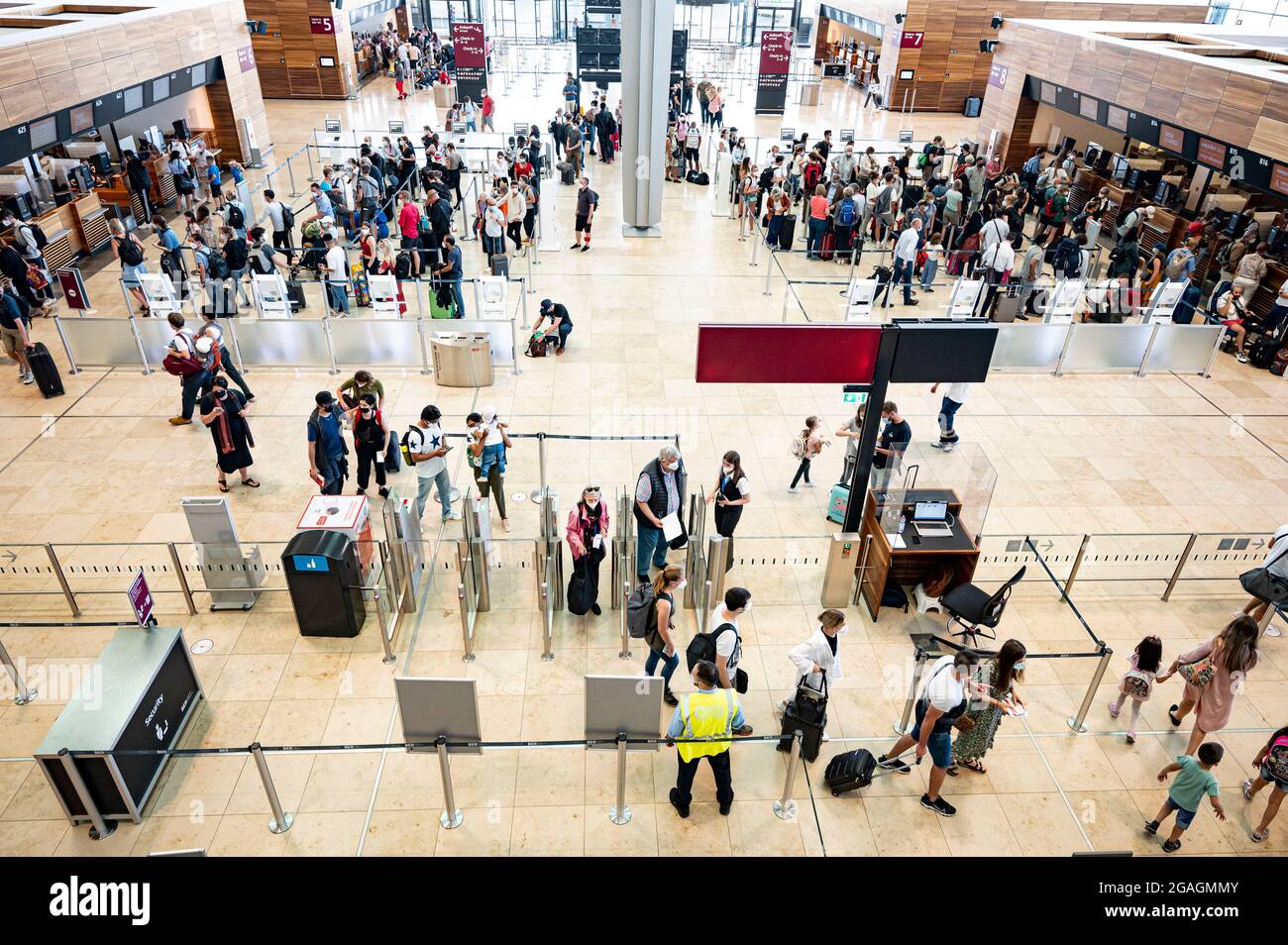Ber airport 2021 hi-res stock photography and images - Alamy