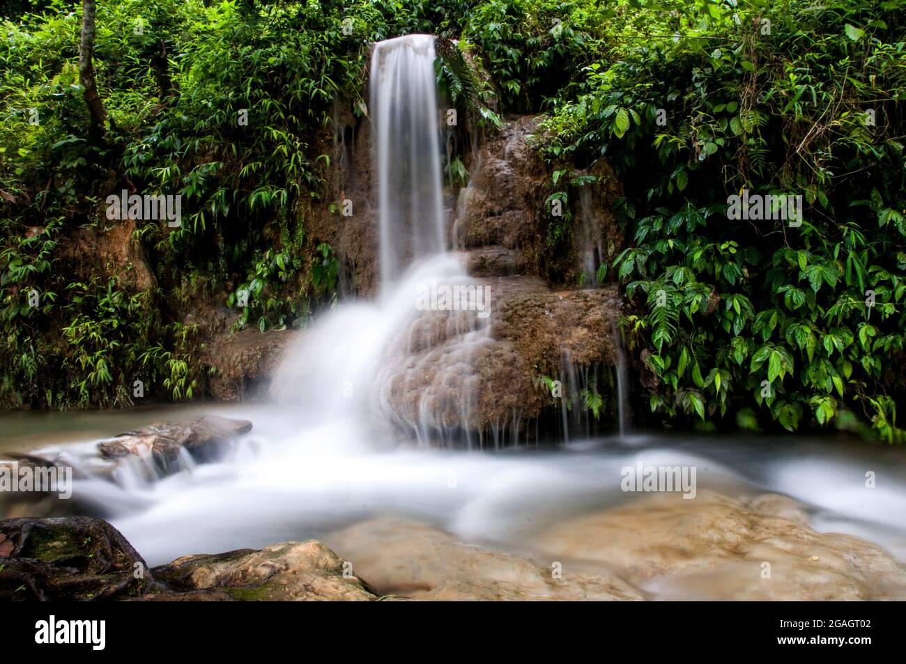 Hieu waterfall hi-res stock photography and images - Alamy