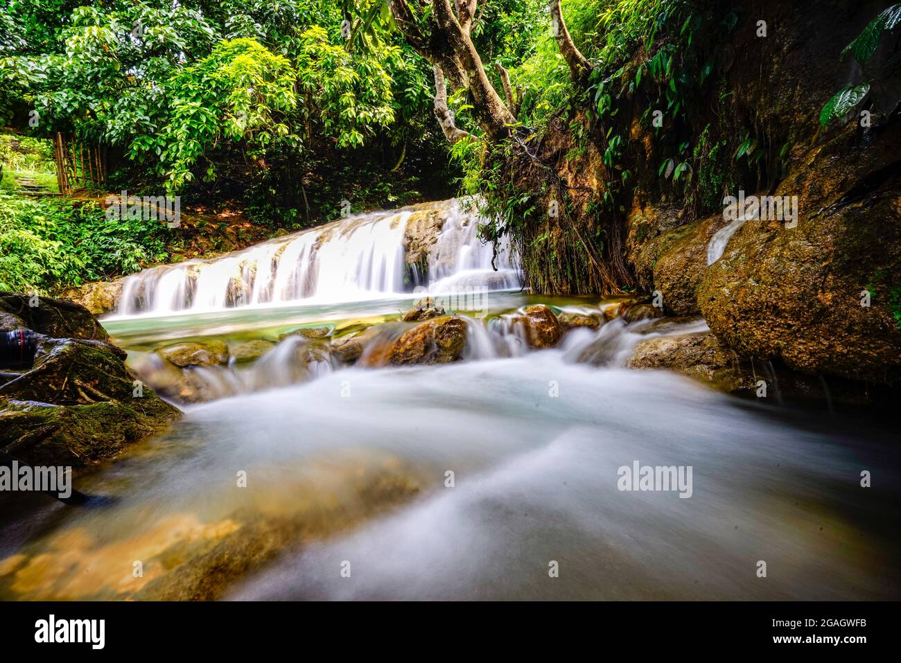 Hieu waterfall hi-res stock photography and images - Alamy
