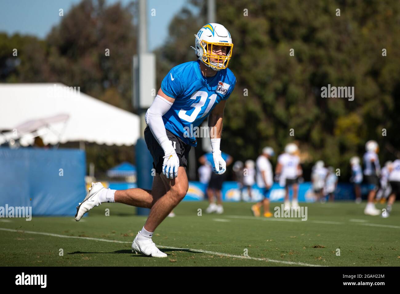 Los Angeles Chargers linebacker Nick Niemann (31) performs a drill ...