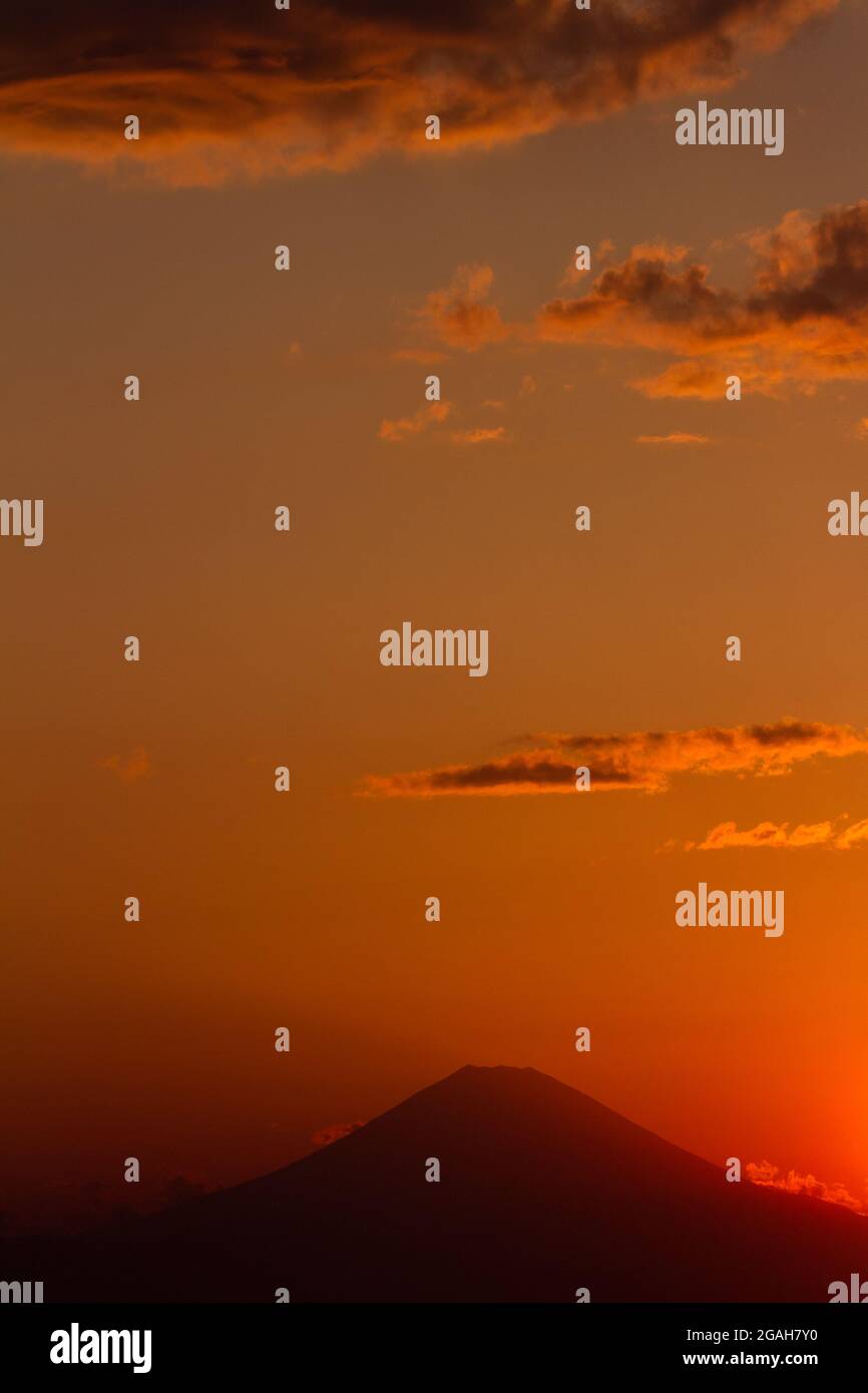 Mount fuji sunset hi-res stock photography and images - Alamy
