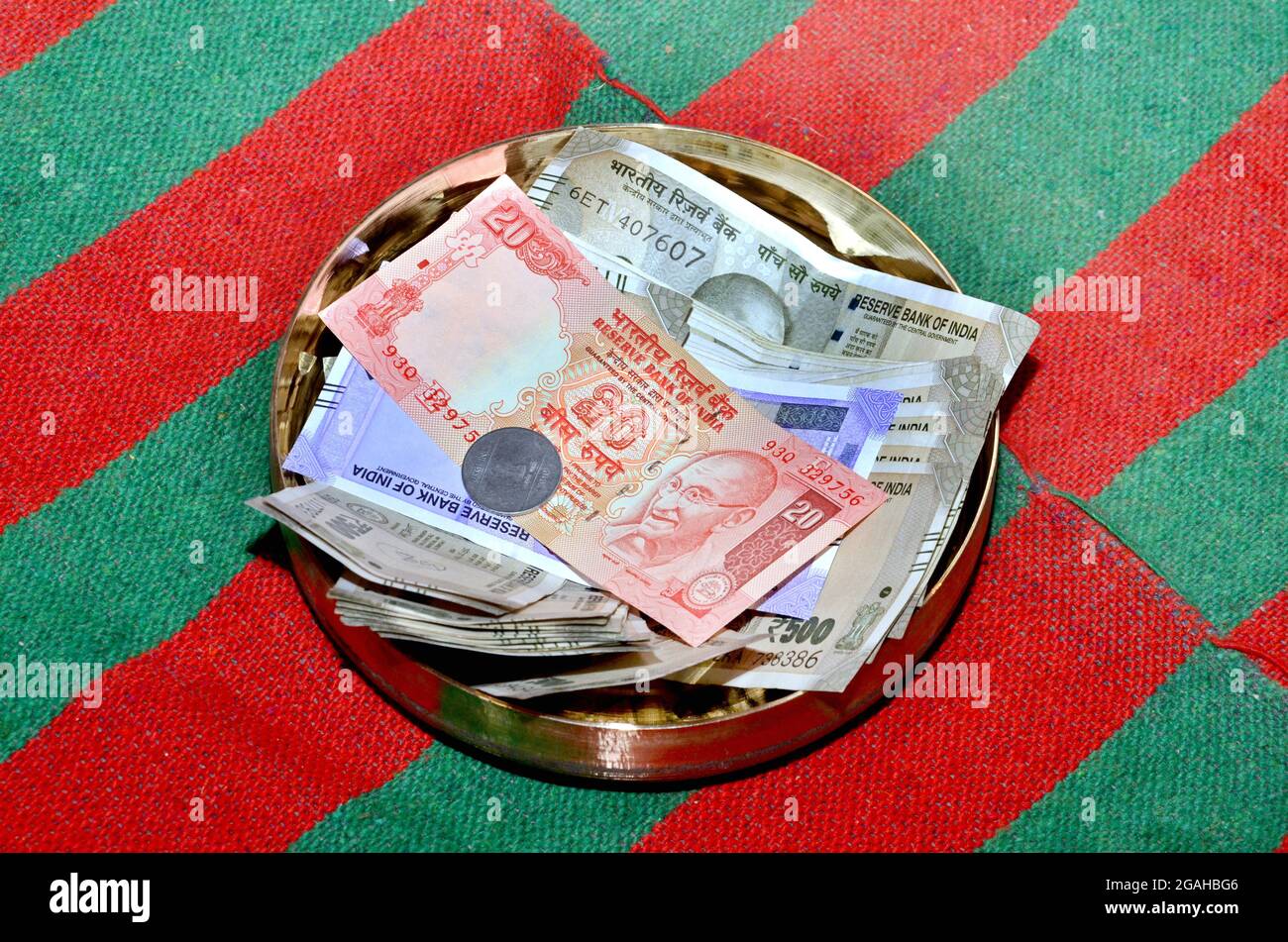 Money ritual hi-res stock photography and images - Alamy