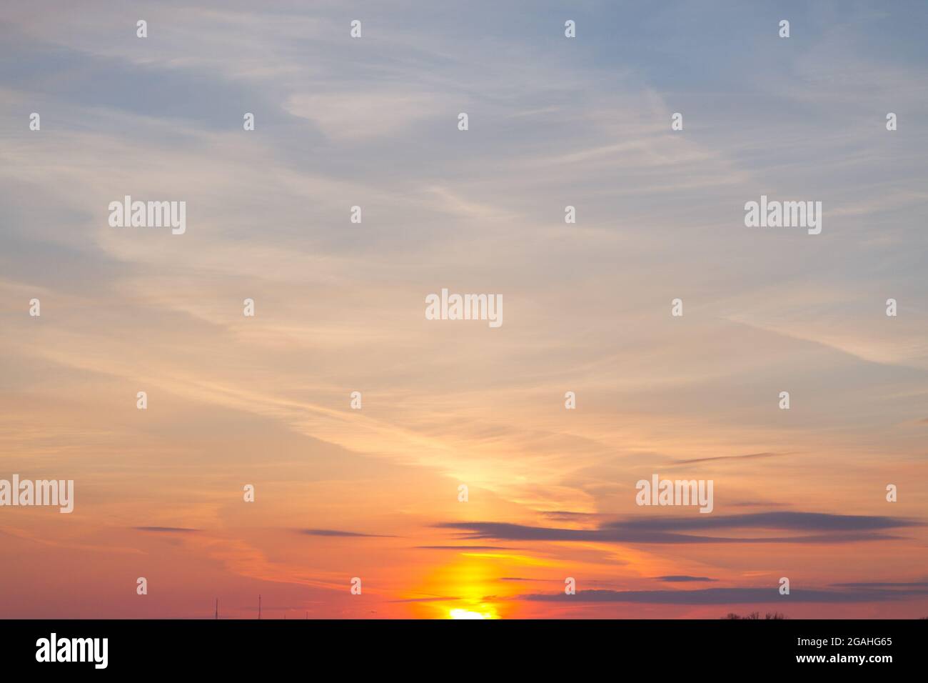 Pinky orange sunset hi-res stock photography and images - Alamy