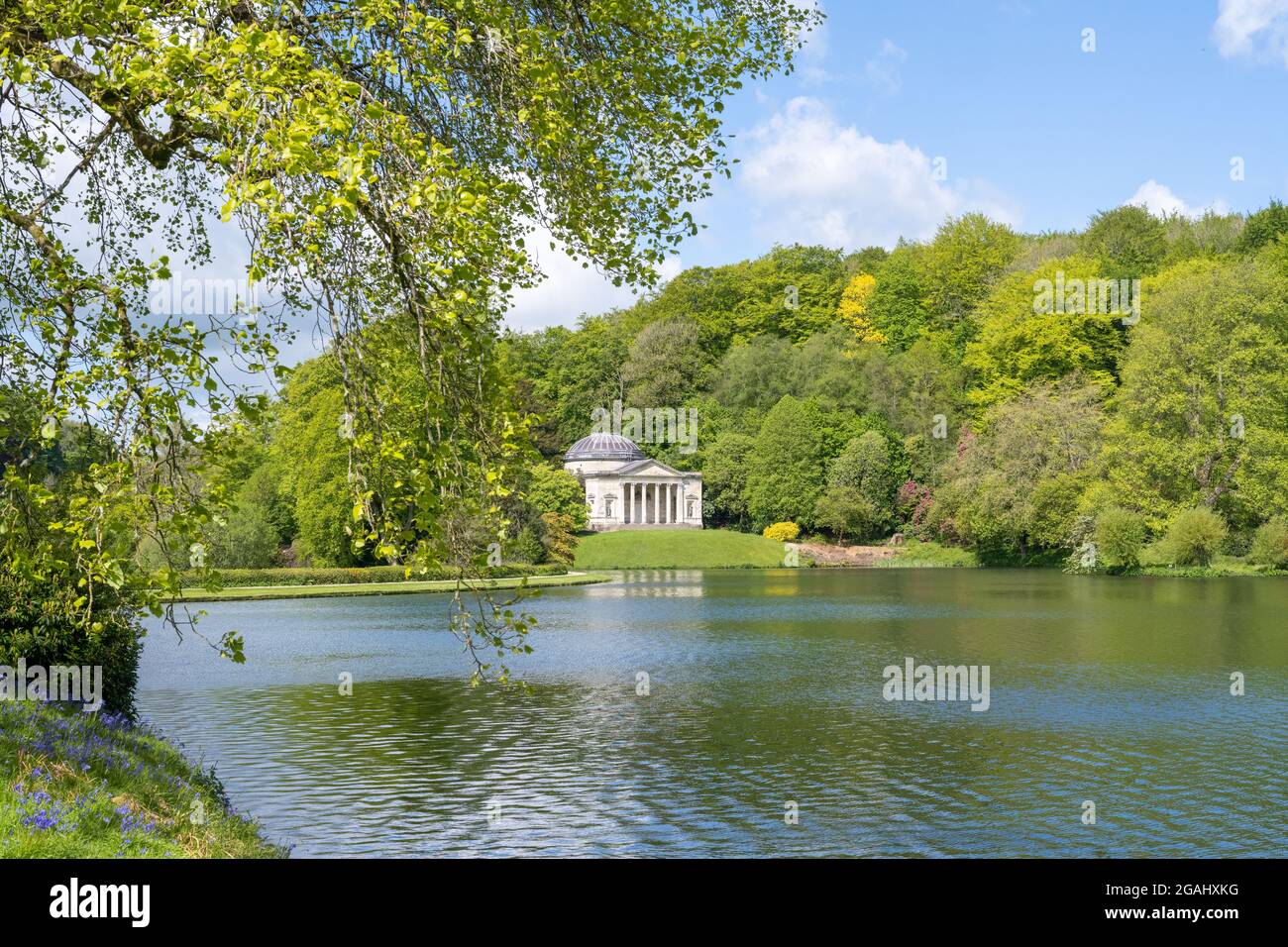 Famous Pantheon and Bridge at Stourhead Estate and Landscaped Gardens ...