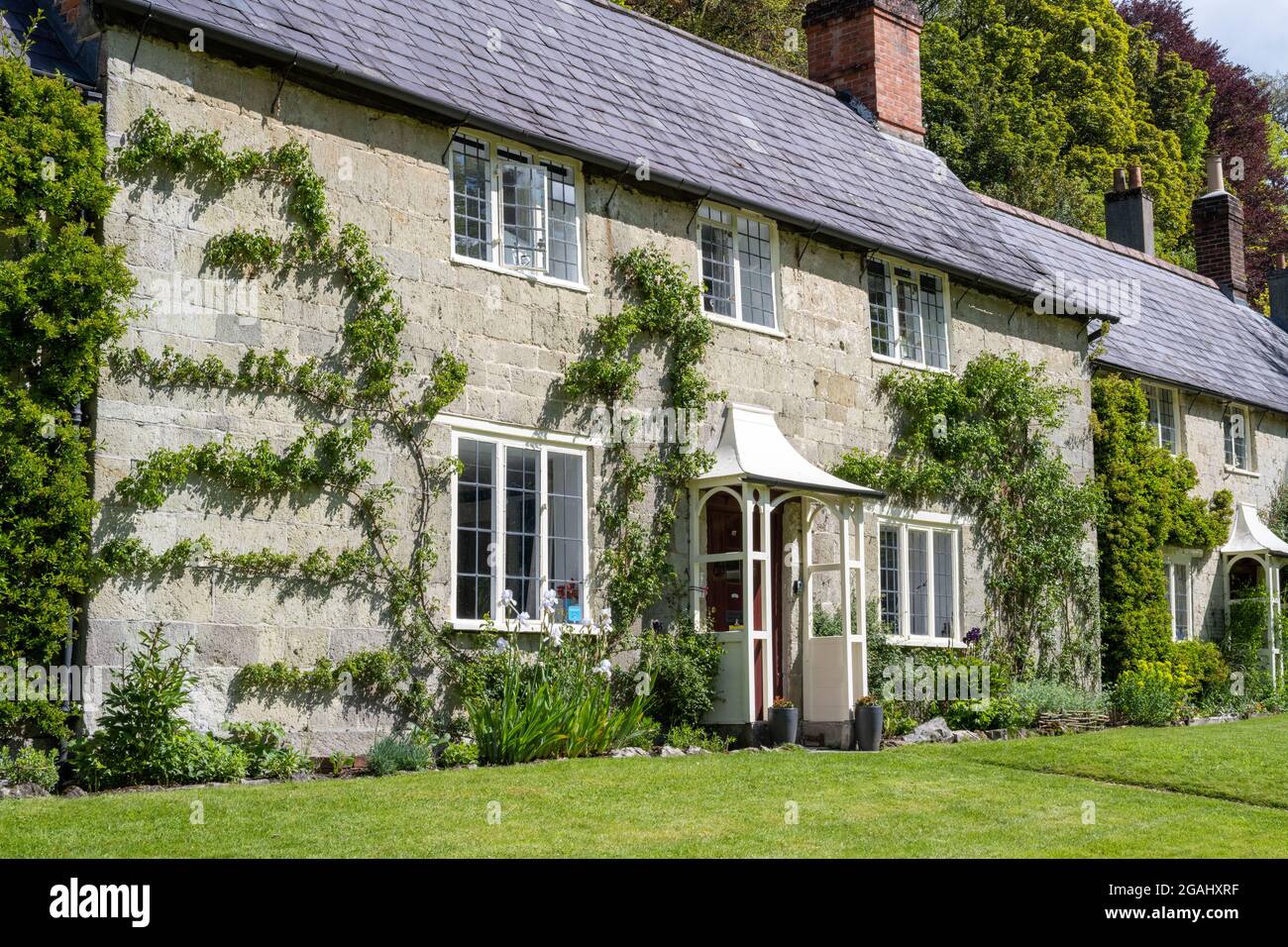 Cottages stourhead hi-res stock photography and images - Alamy