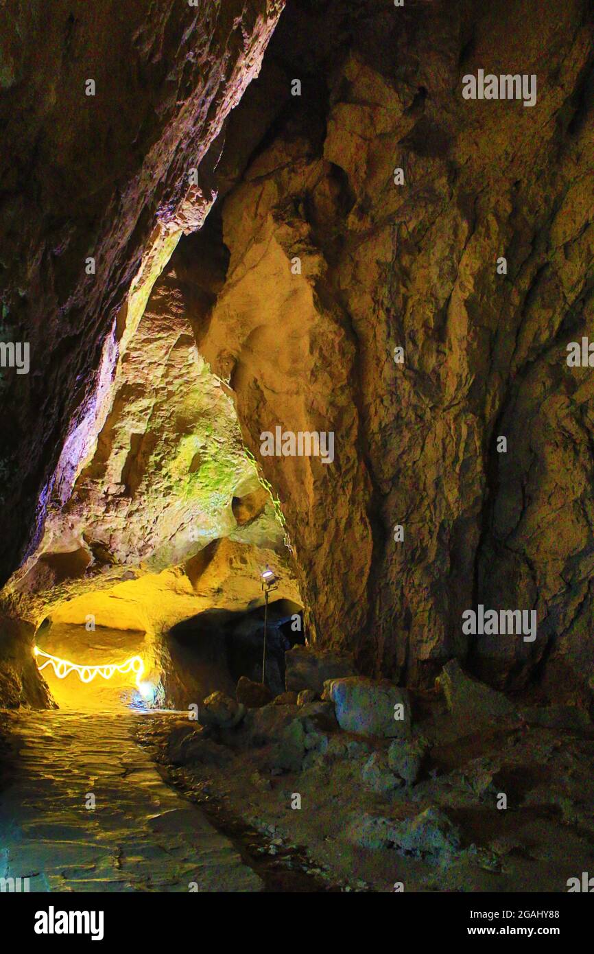Bacho kiro cave hi-res stock photography and images - Alamy