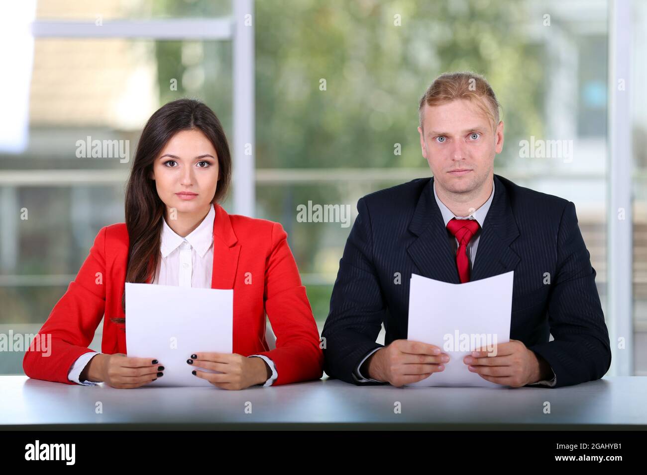 TV anchor training for telling news Stock Photo - Alamy