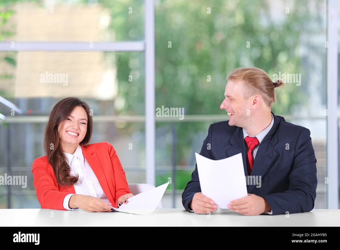 TV anchor training for telling news Stock Photo - Alamy