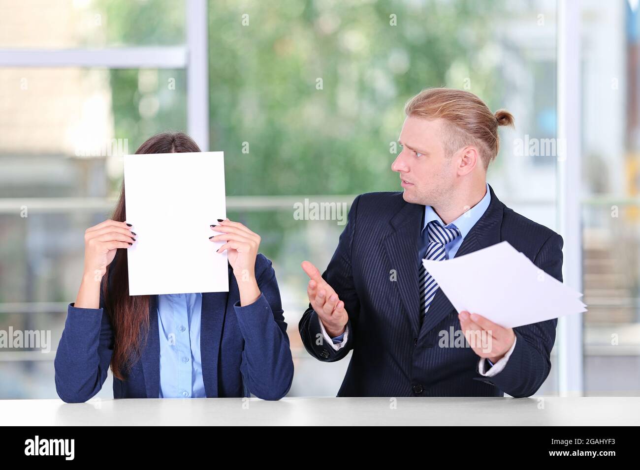 TV anchor training for telling news Stock Photo - Alamy