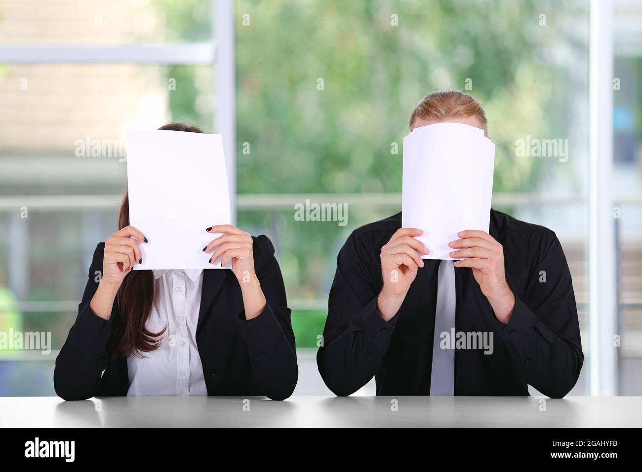 TV anchor training for telling news Stock Photo - Alamy