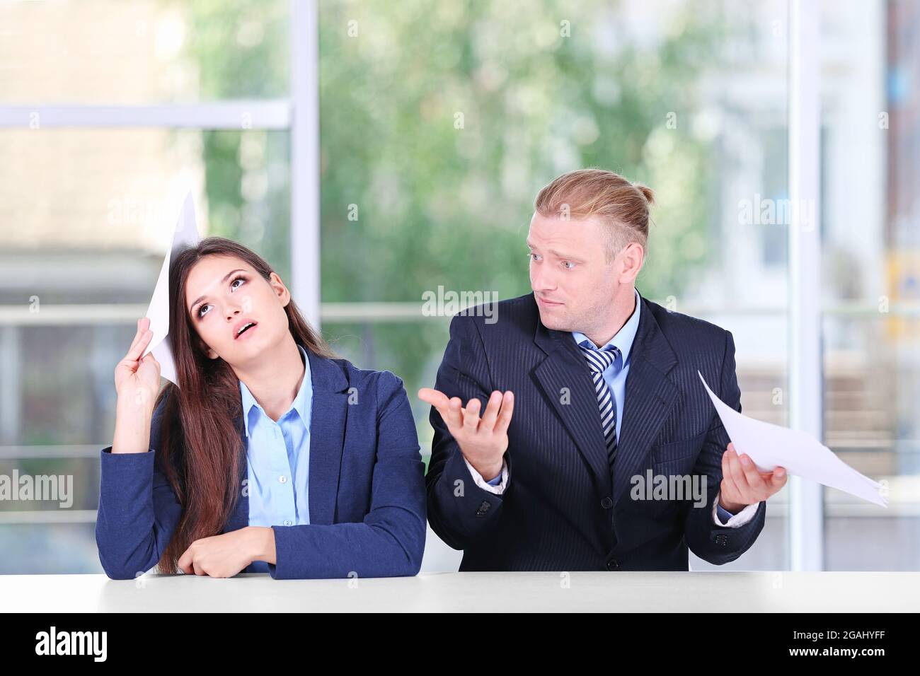 TV anchor training for telling news Stock Photo - Alamy