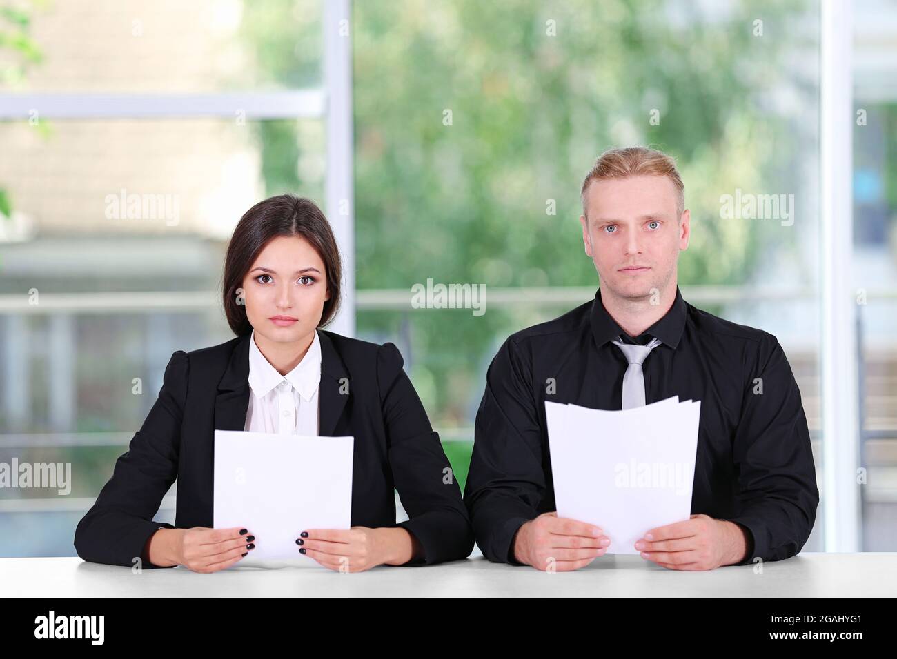TV anchor training for telling news Stock Photo - Alamy