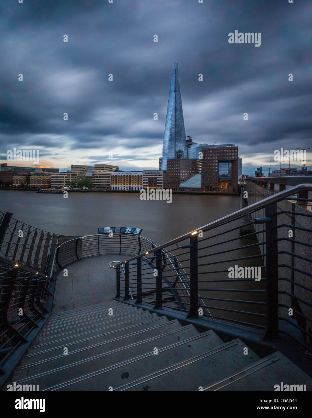 Modern steps london skyline hi-res stock photography and images - Alamy