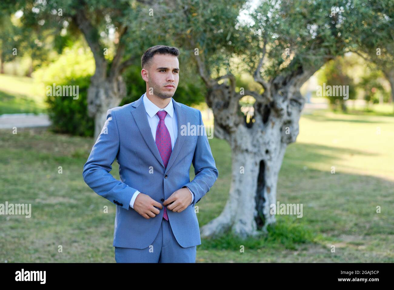 Full suit hi-res stock photography and images - Alamy