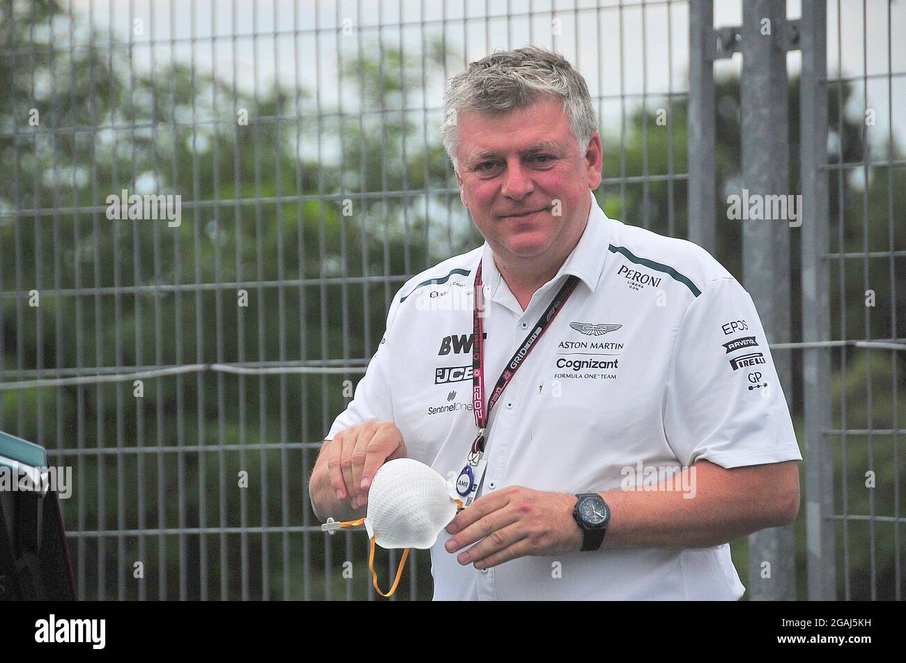 Szafnauer aston martin hi-res stock photography and images - Alamy