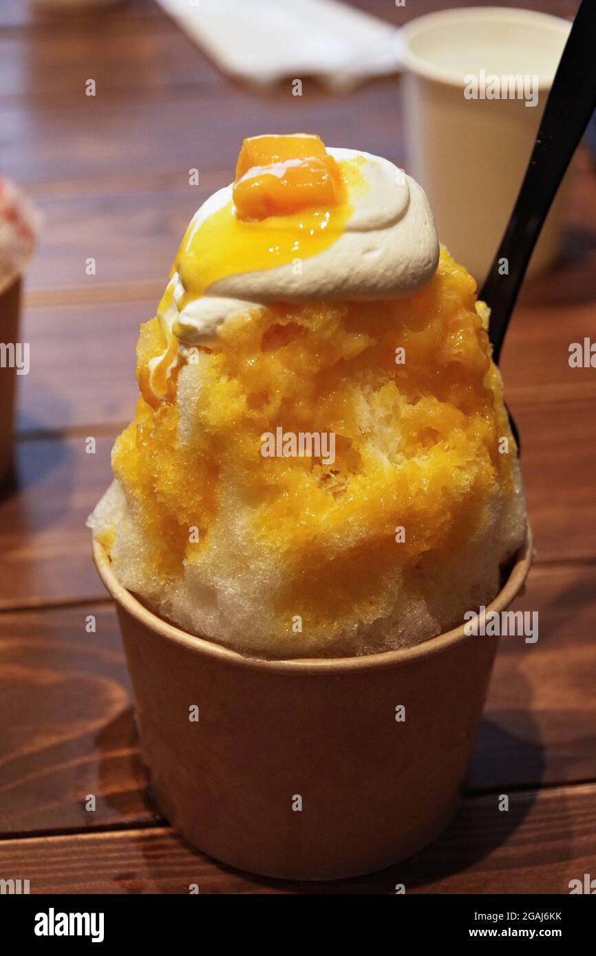Nagano, Japan, 2021-31-07, Cup of Kakigori, a traditional Japanese ...