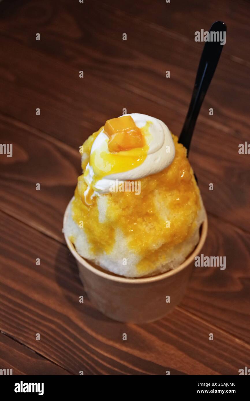 Nagano, Japan, 2021-31-07, Cup of Kakigori, a traditional Japanese ...
