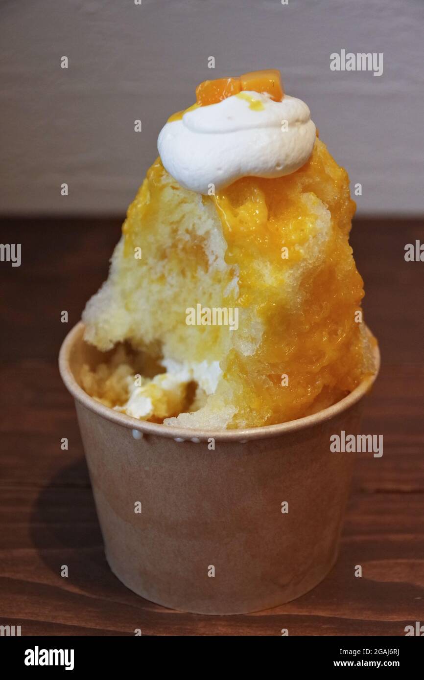 Nagano, Japan, 2021-31-07, Cup of Kakigori, a traditional Japanese ...