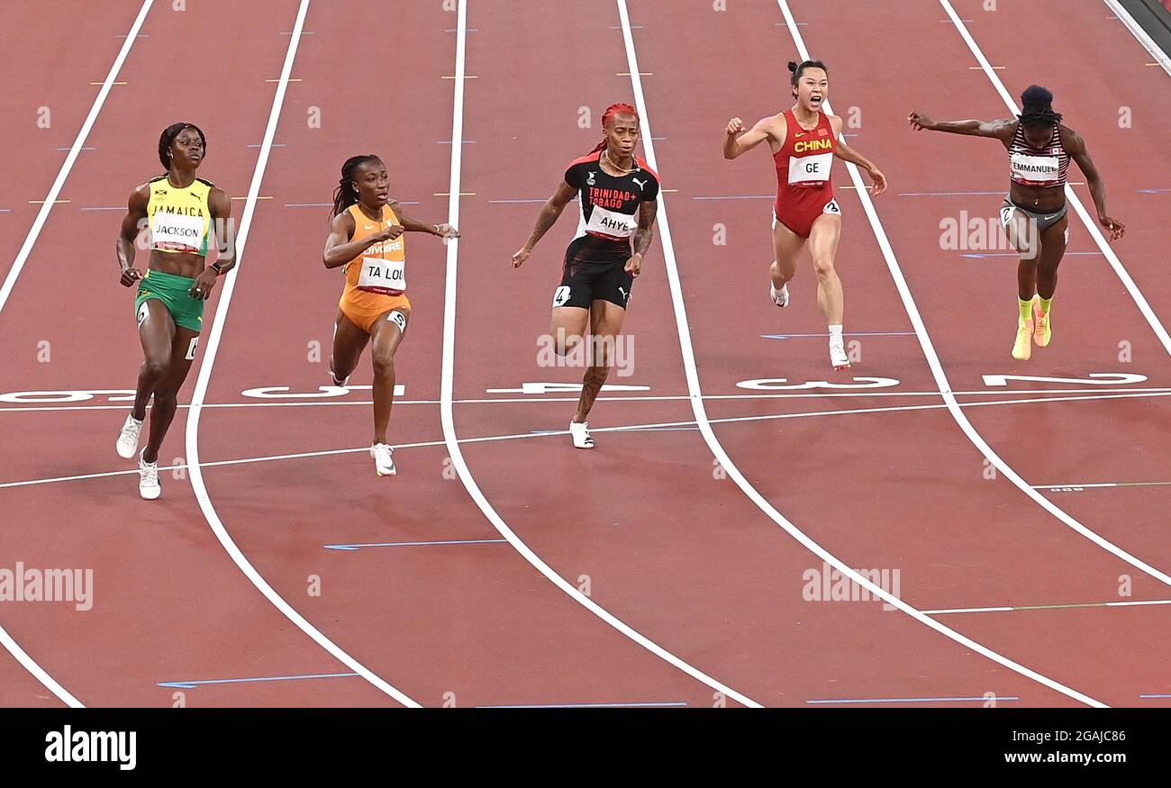 Tokyo, Japan. 31st July, 2021. Ge Manqi (2nd R) of China competes ...