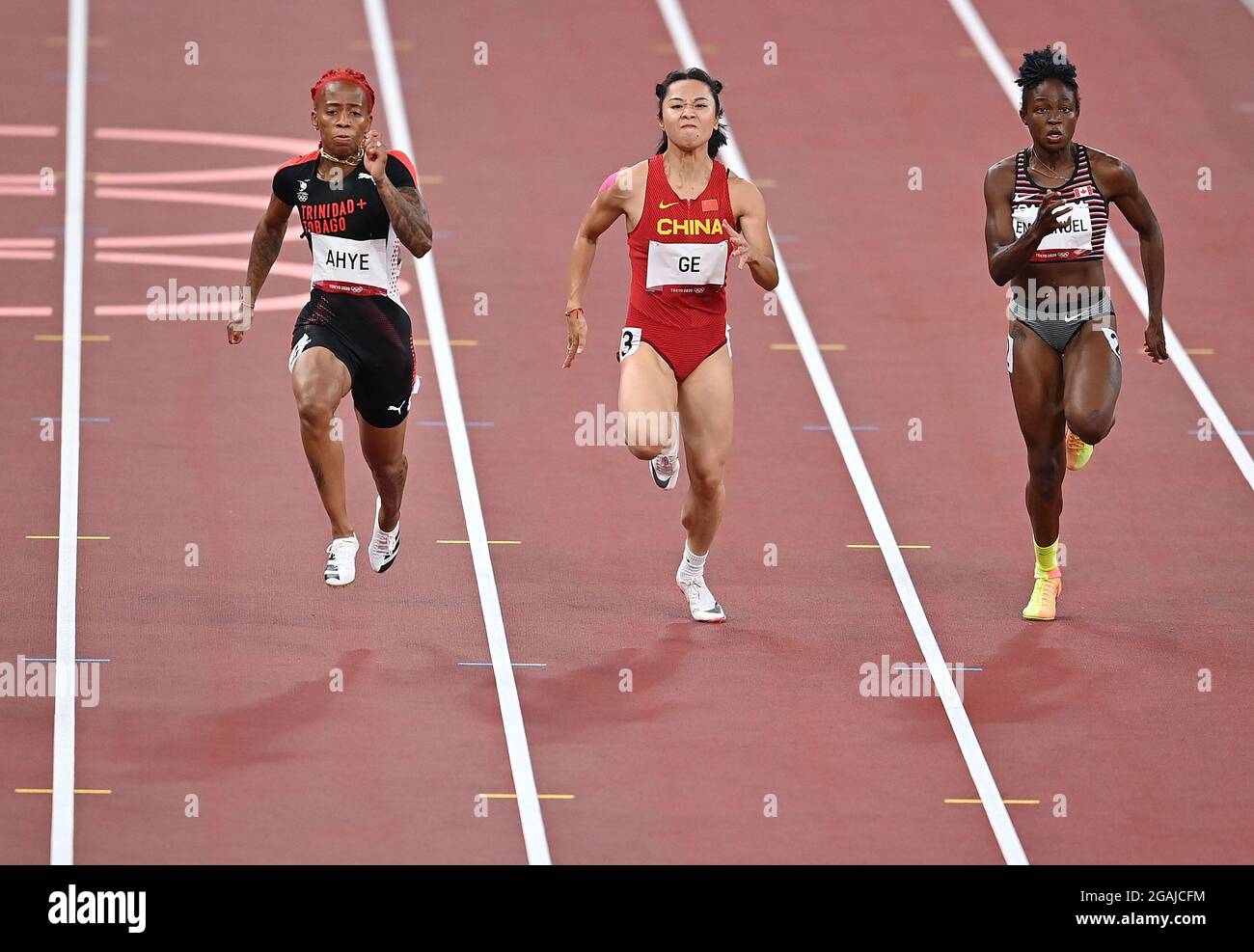 Tokyo, Japan. 31st July, 2021. Ge Manqi (C) of China competes during ...