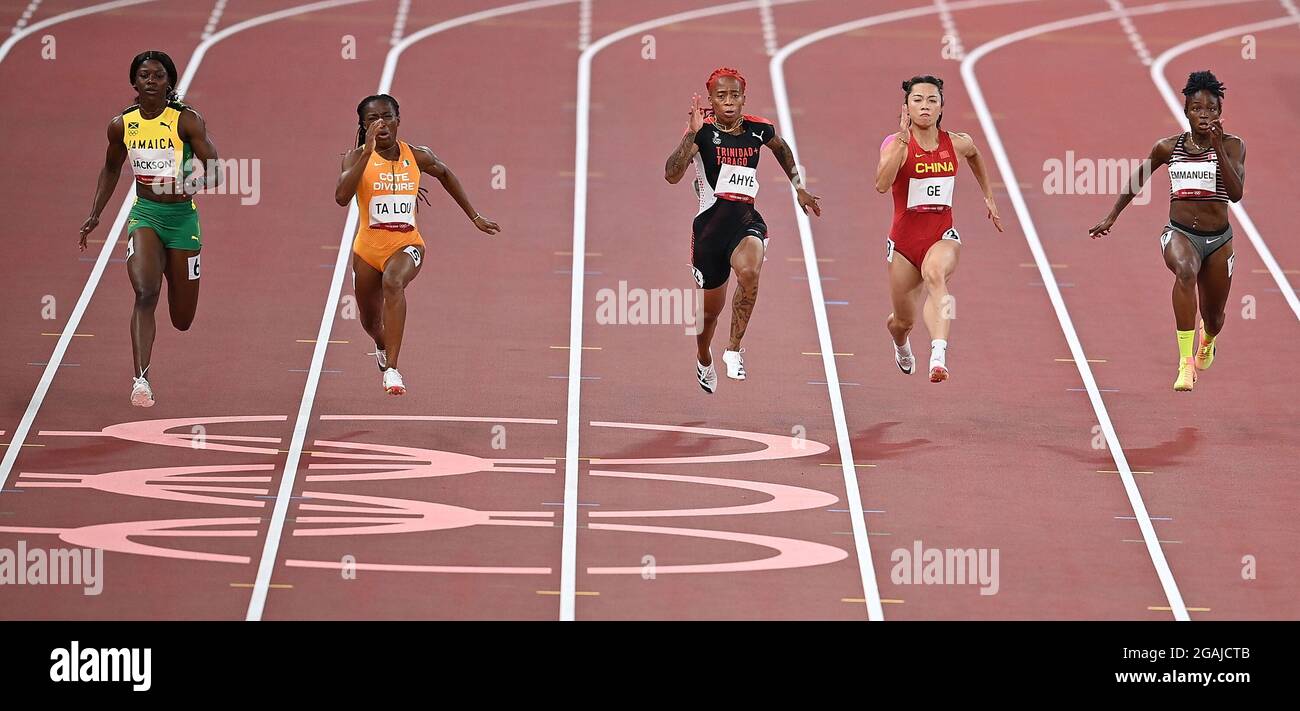 Tokyo, Japan. 31st July, 2021. Ge Manqi (2nd R) of China competes ...