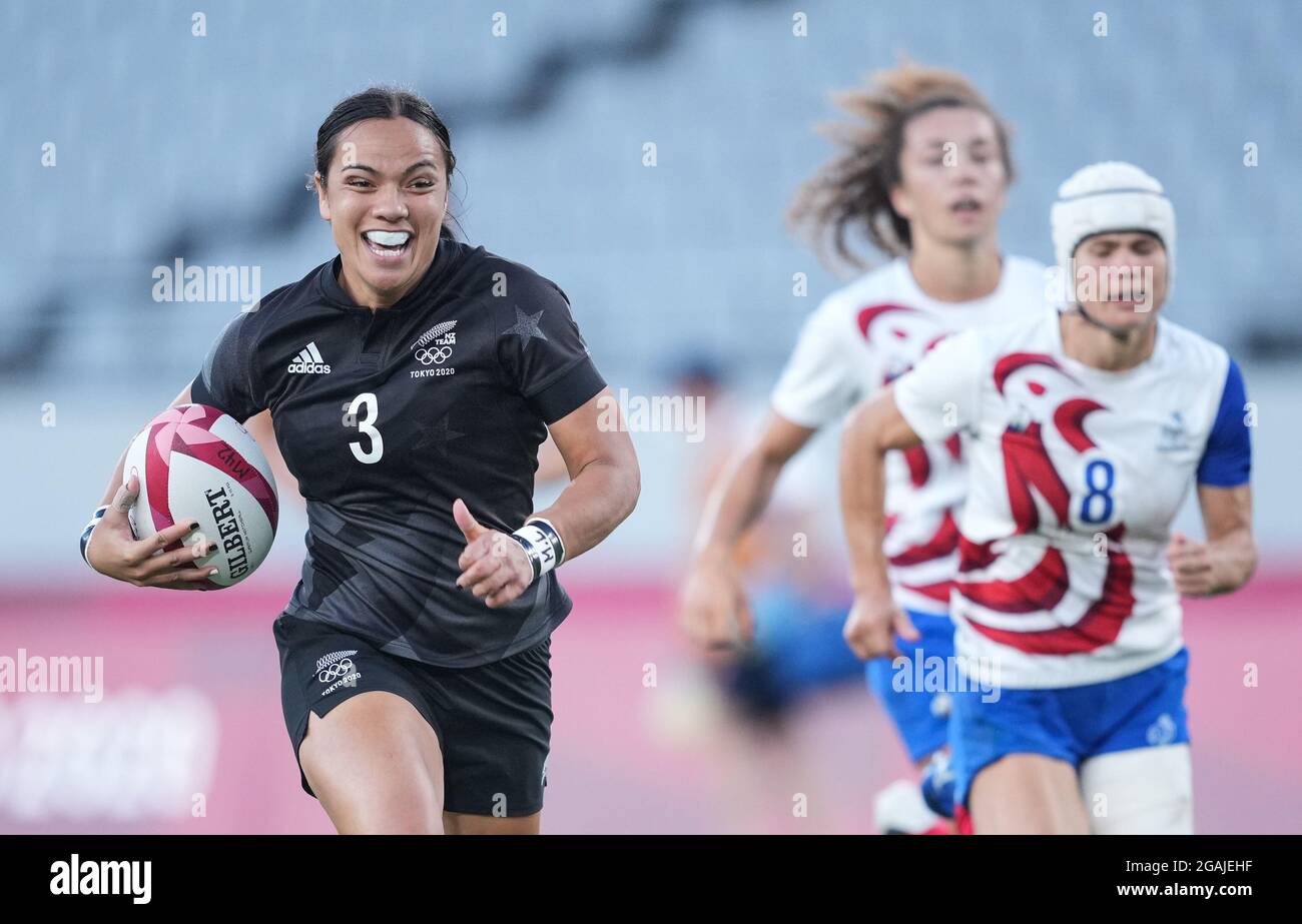 Tokyo, Japan. 31st July, 2021. Stacey Fluhler (L) of New Zealand ...