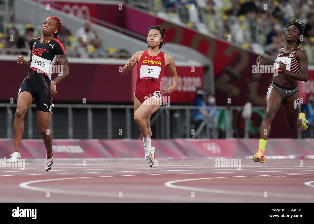 Tokyo, Japan. 31st July, 2021. Ge Manqi (C) of China competes during ...