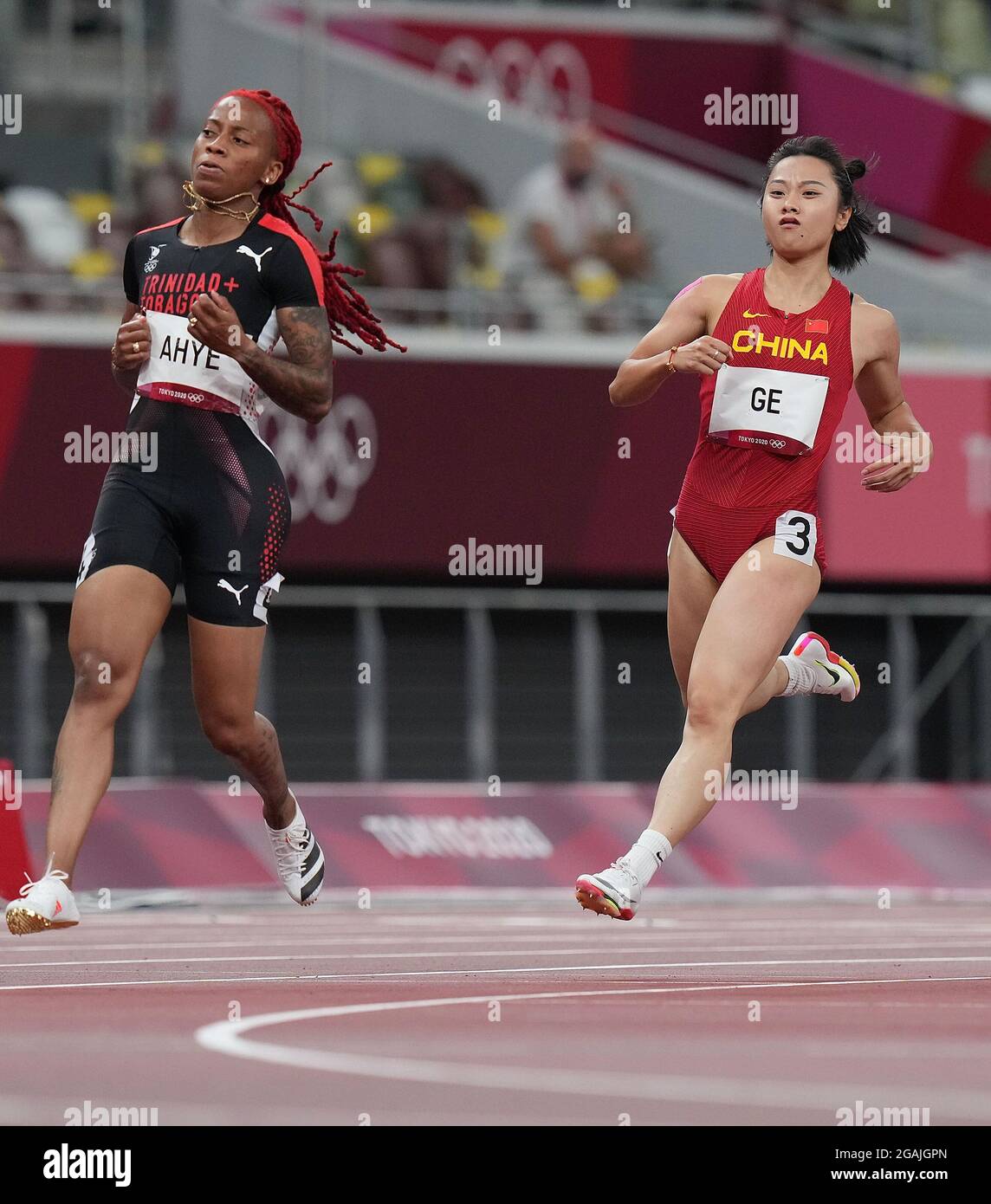 Tokyo, Japan. 31st July, 2021. Ge Manqi (R) of China competes during ...