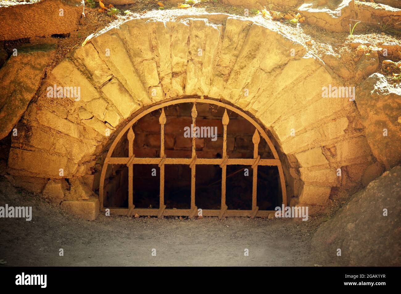 Bricked archway hi-res stock photography and images - Alamy