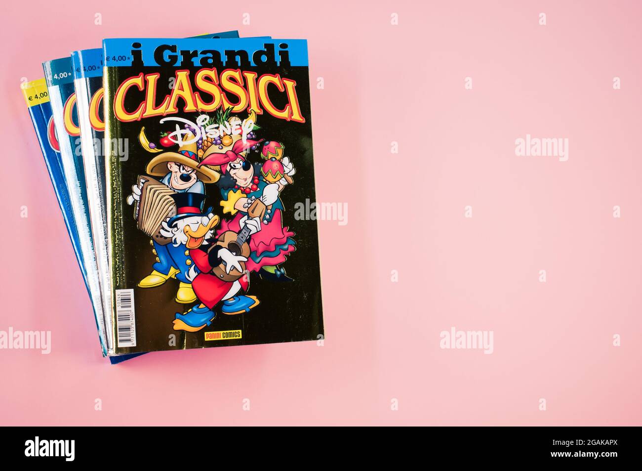 Vintage mickey mouse cartoons hi-res stock photography and images - Alamy