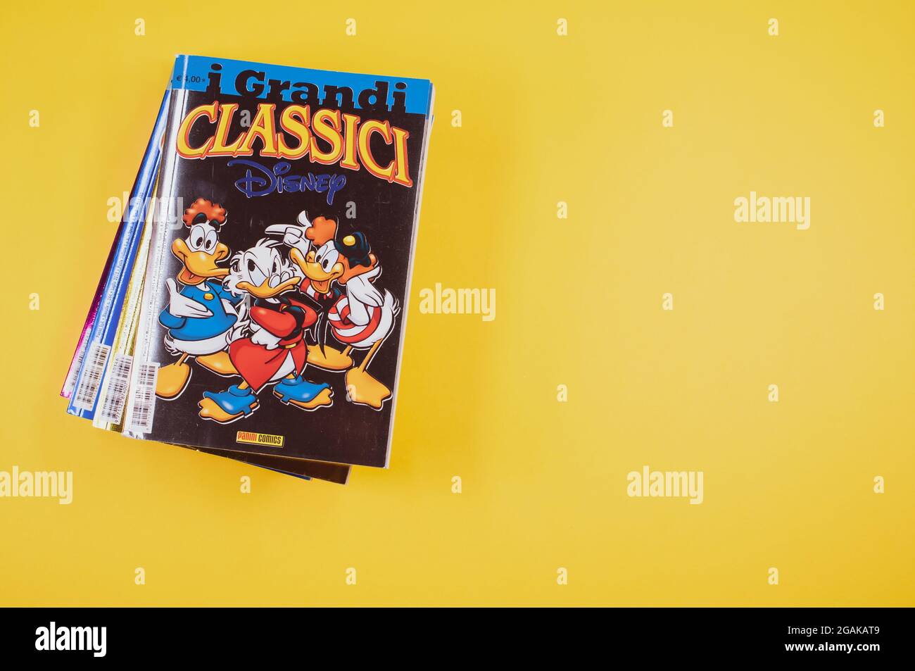 Vintage mickey mouse cartoons hi-res stock photography and images - Alamy